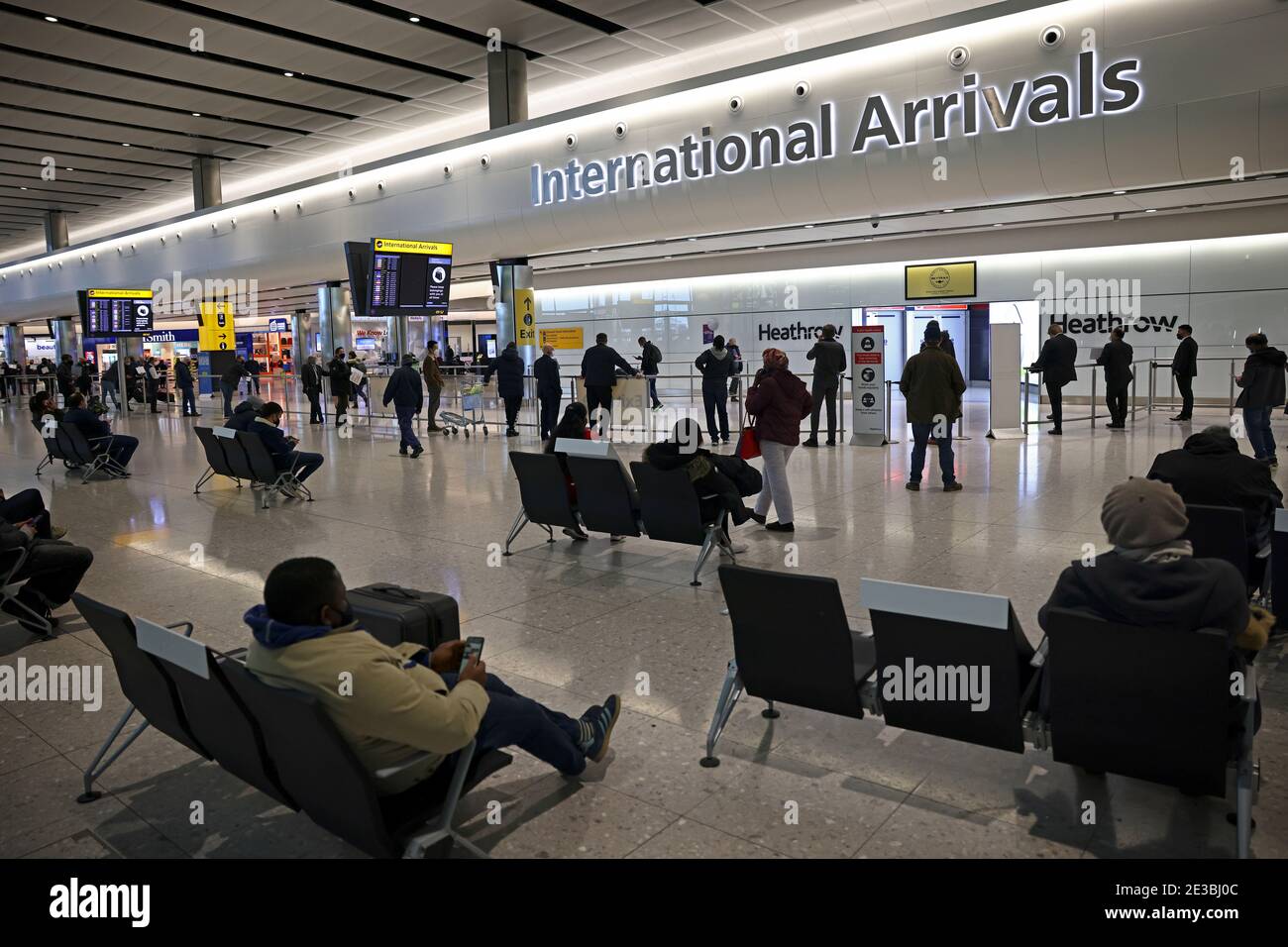 Terminal 2 arrivals heathrow hi-res stock photography and images - Alamy