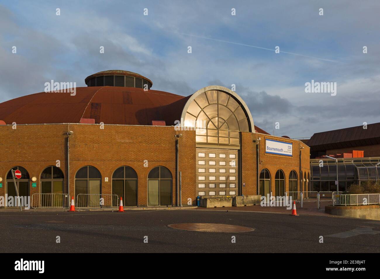 Bic bournemouth international centre building hi-res stock photography ...