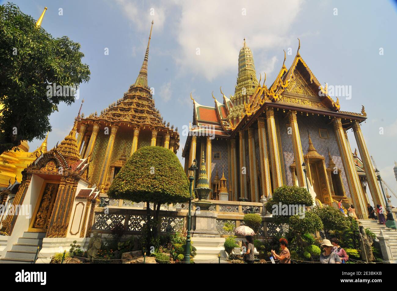 Royal grand palace and Temple of the Emerald Buddha Stock Photo - Alamy