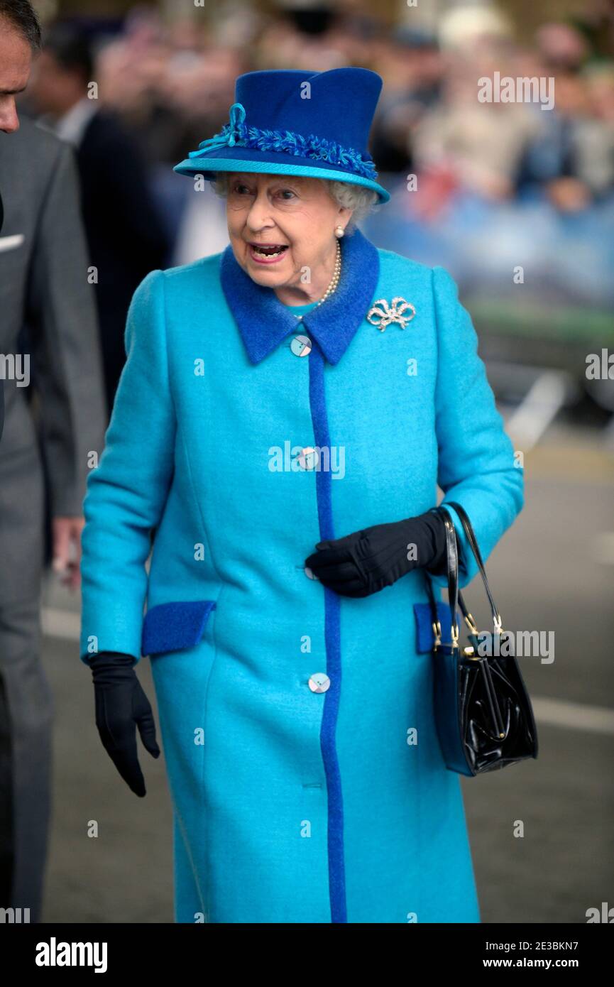 Hrh majesty queen elizabeth ii hi-res stock photography and images - Alamy