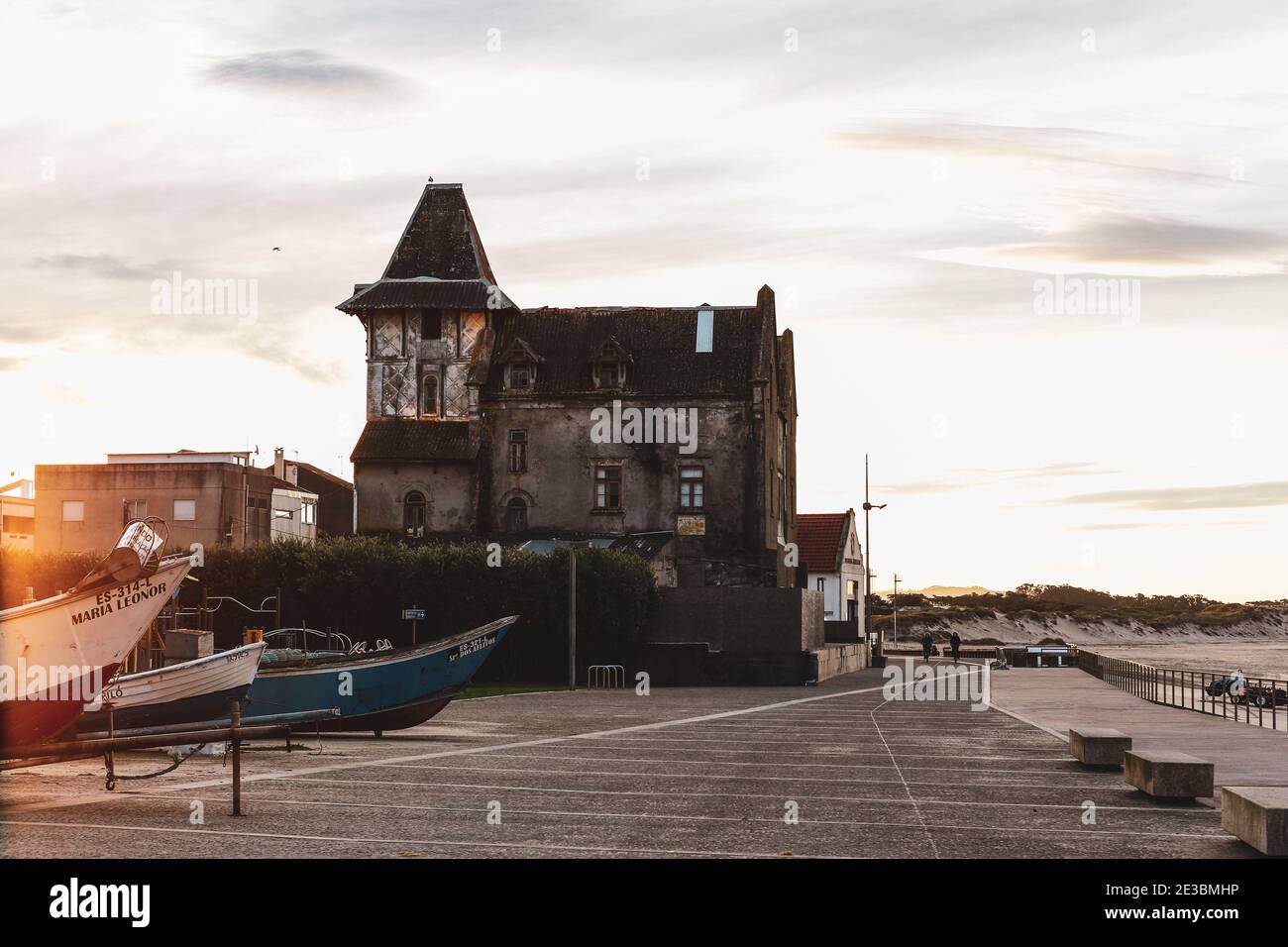 Pérola the ghost house (Apúlia Stock Photo - Alamy