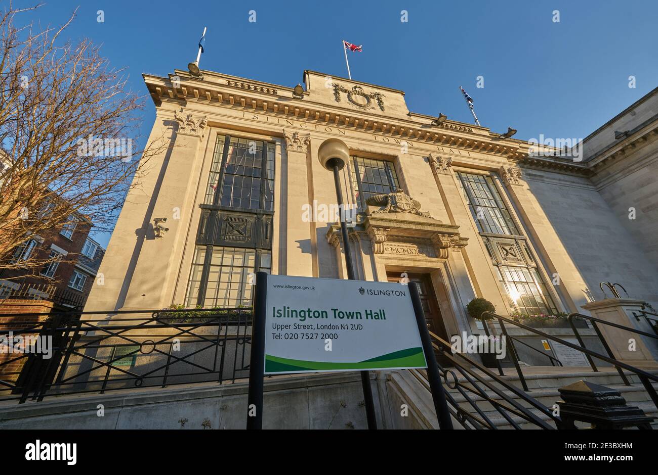 islington town hall Stock Photo - Alamy