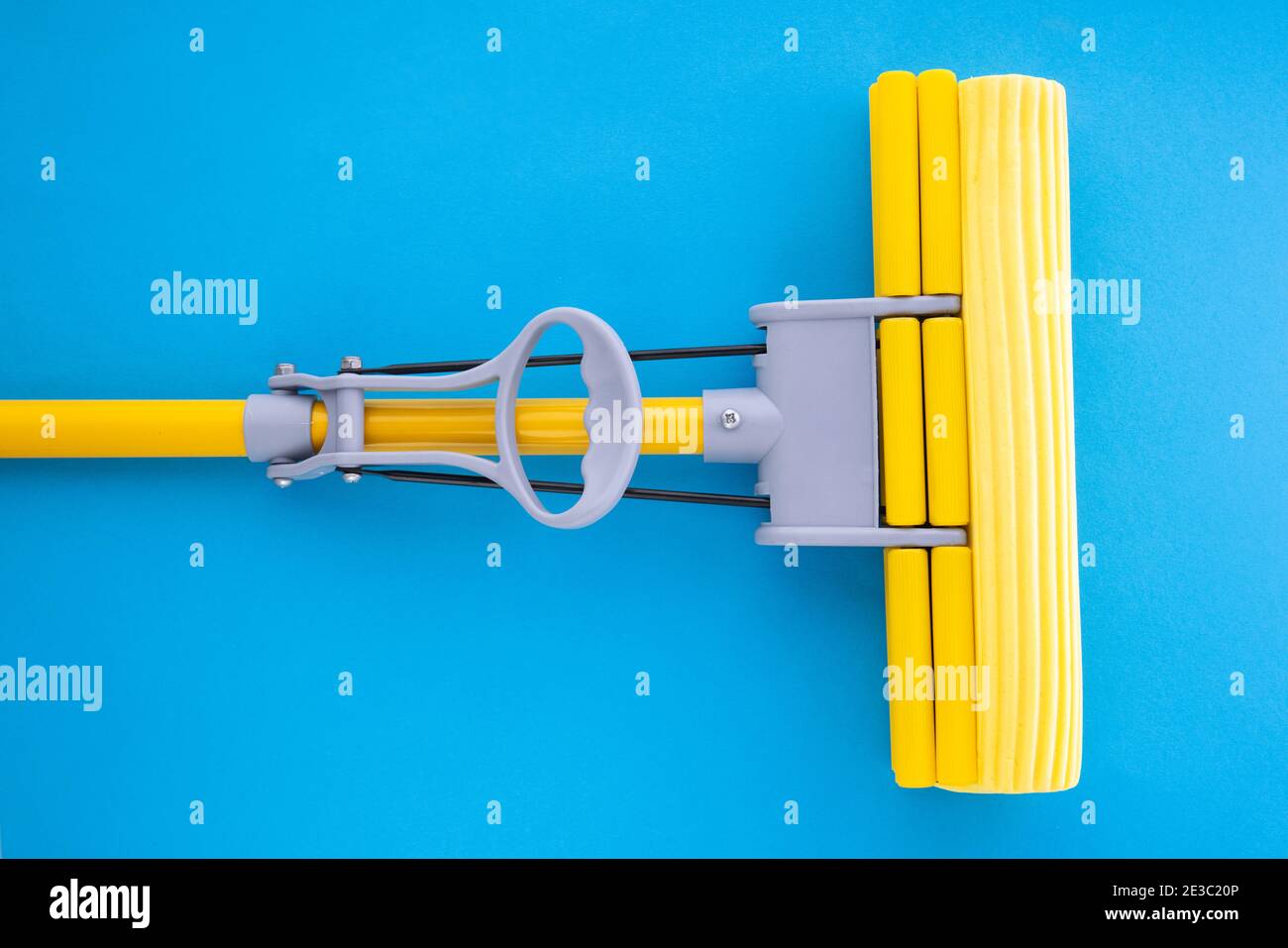 Blue white and yellow washing hi-res stock photography and images - Alamy