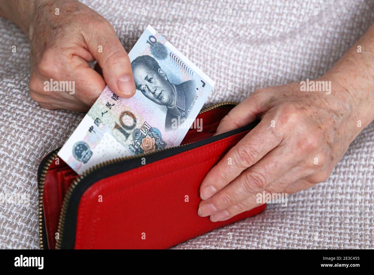Old chinese paper money hi-res stock photography and images - Alamy