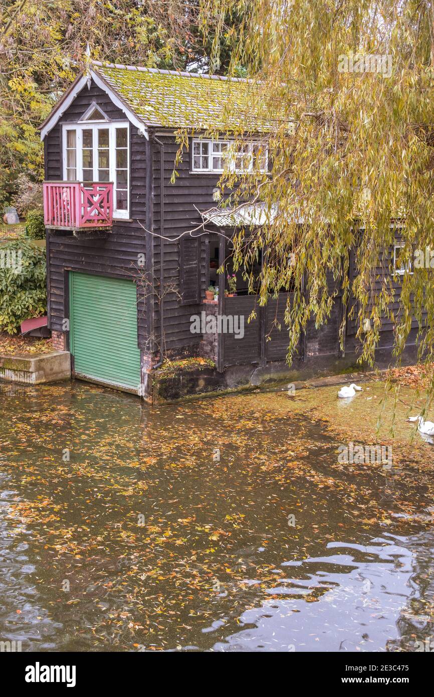 Old boathouse england hi-res stock photography and images - Alamy