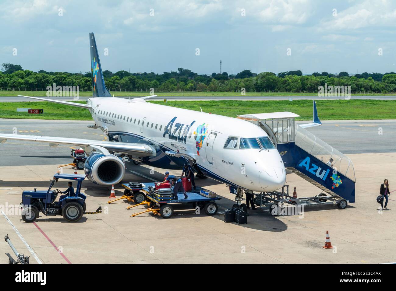 Aircraft built in brazil hi-res stock photography and images - Alamy