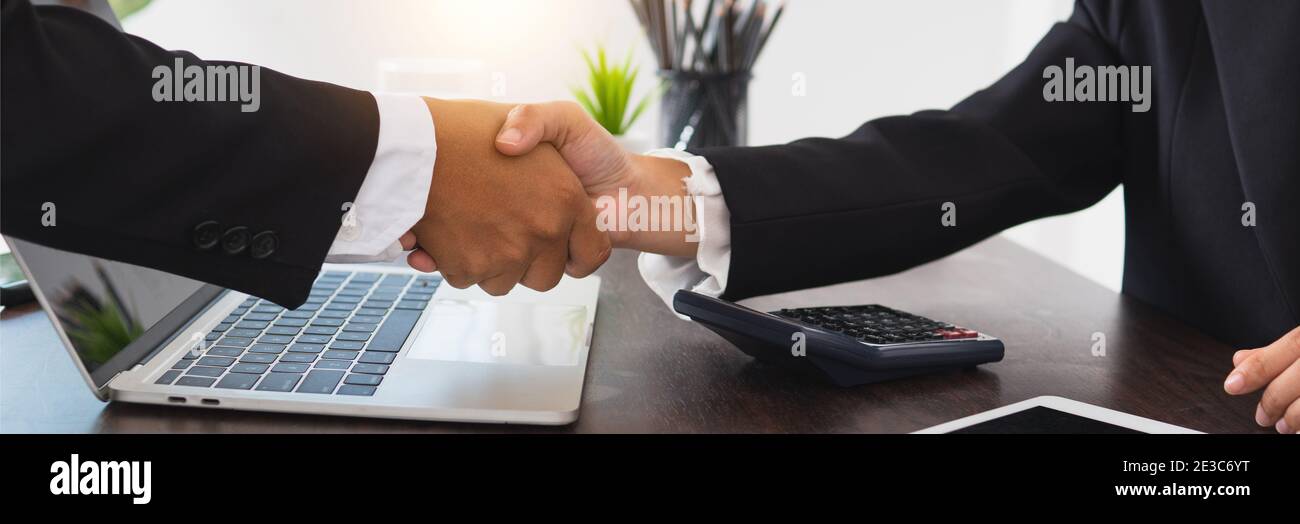 Successful contract hi-res stock photography and images - Alamy