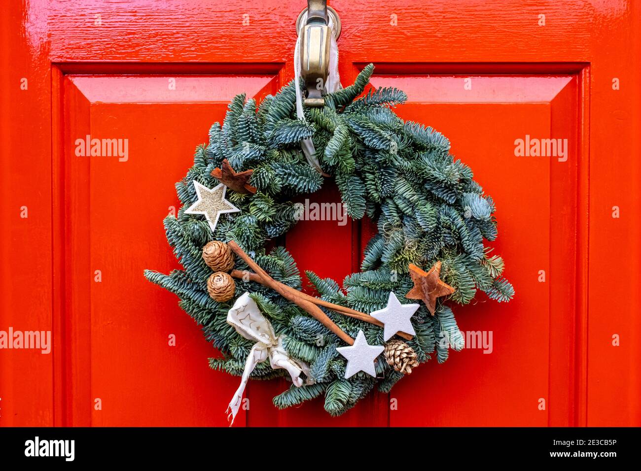 Hanging garland hi-res stock photography and images - Alamy