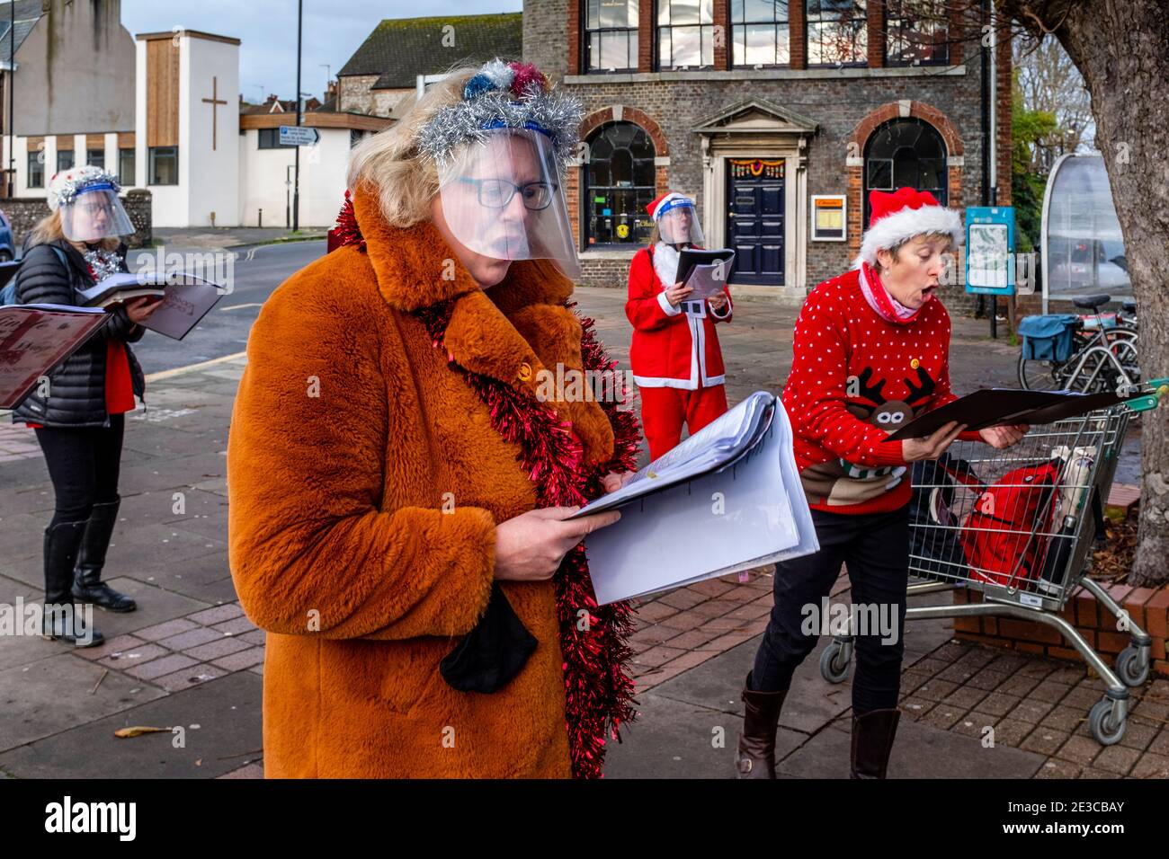 Food bank collection point hi-res stock photography and images - Alamy