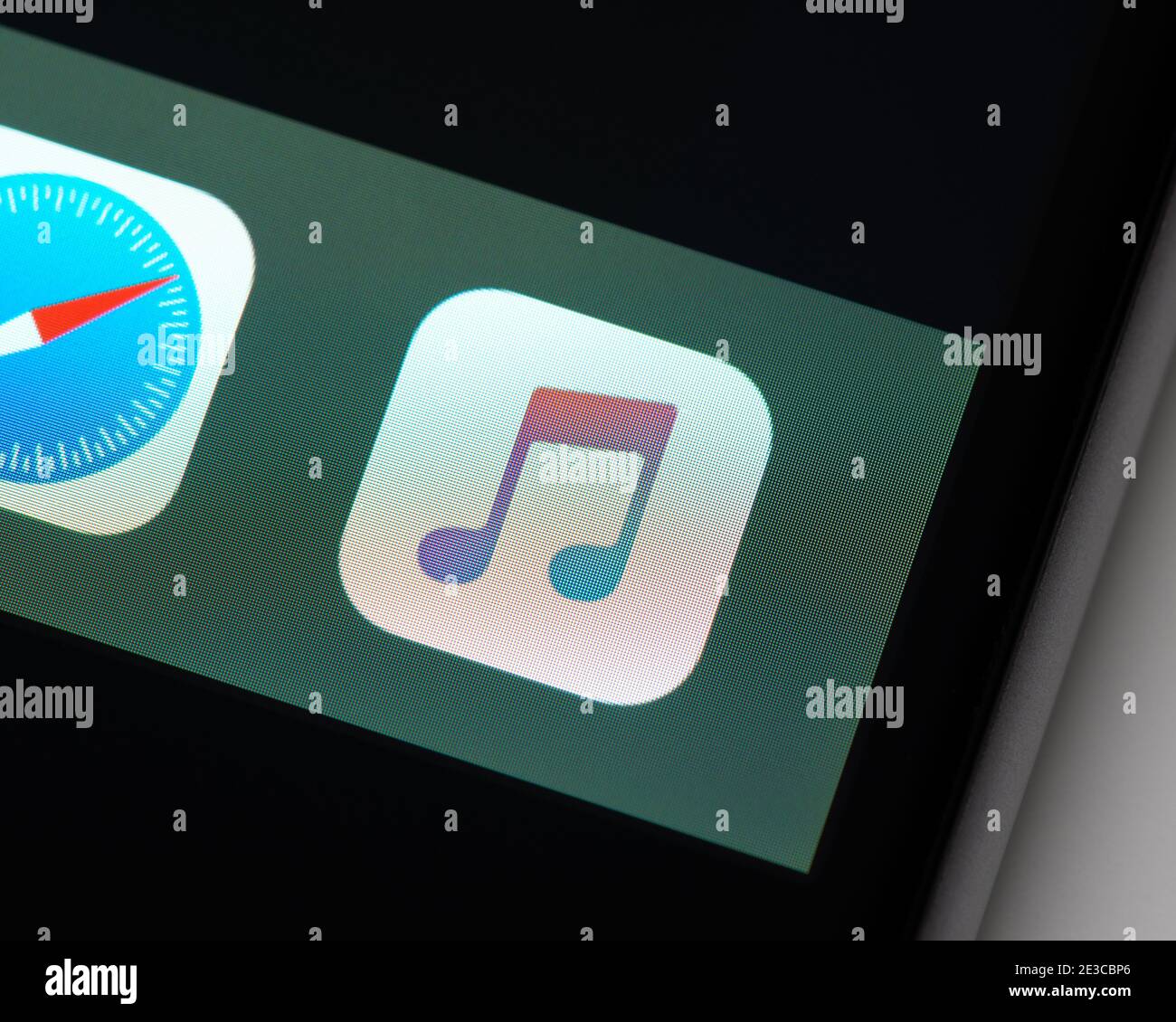 Apple music logo on hi-res stock photography and images - Alamy