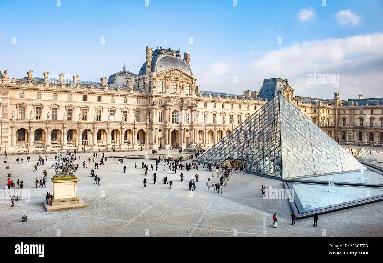 Louvre courtyard hi-res stock photography and images - Alamy