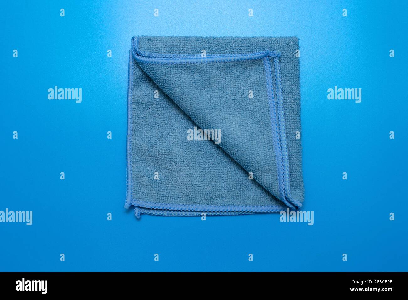Wipe surfaces with cloth hi-res stock photography and images - Alamy