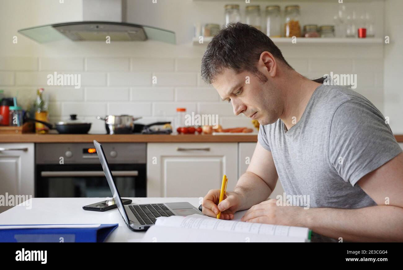 Lockdown kitchen hi-res stock photography and images - Alamy