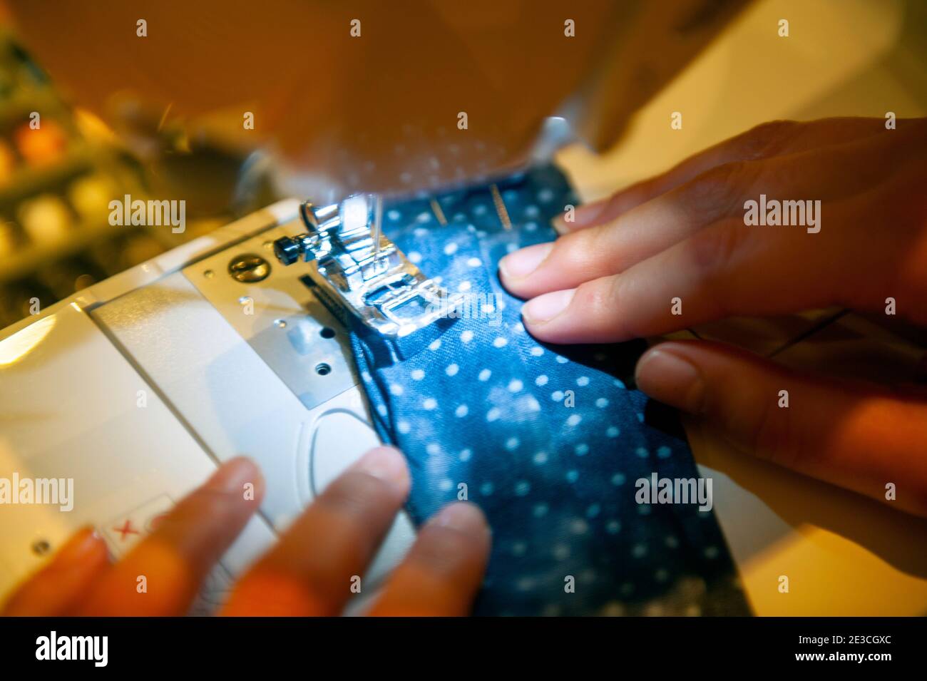 Girl sewing machine hi-res stock photography and images - Alamy