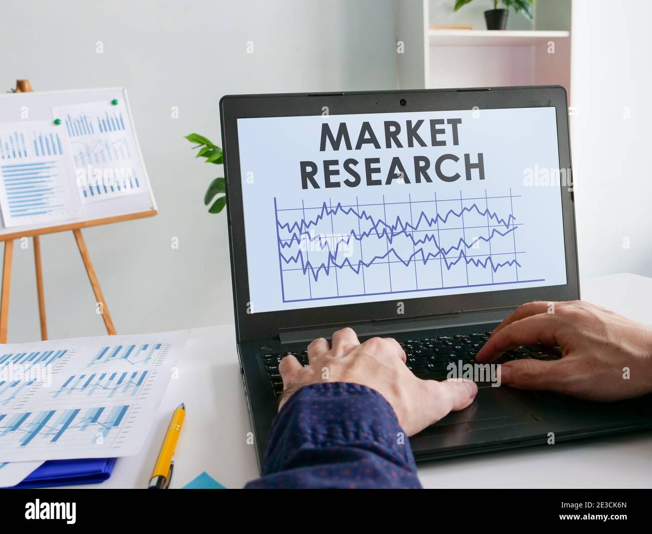 Report screen hi-res stock photography and images - Alamy