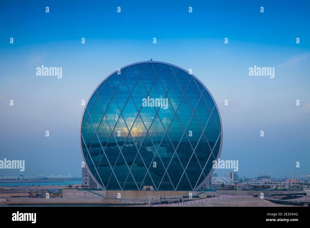 Aldar hq building, abu dhabi hi-res stock photography and images - Alamy