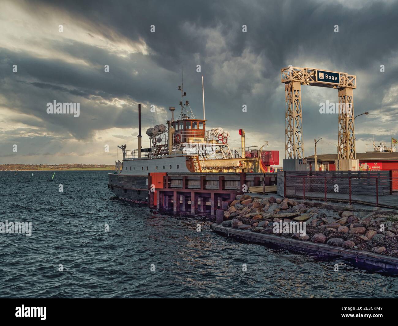 Vintage ferry hi-res stock photography and images - Alamy