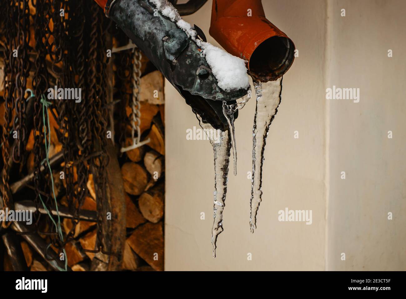 Close up of hanging icicles. Winter background with icicles. Sharp ...