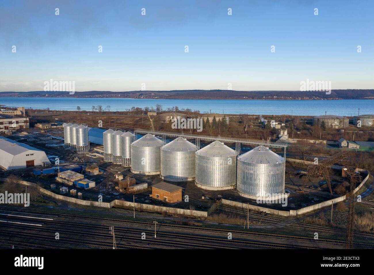Metal granary hi-res stock photography and images - Alamy