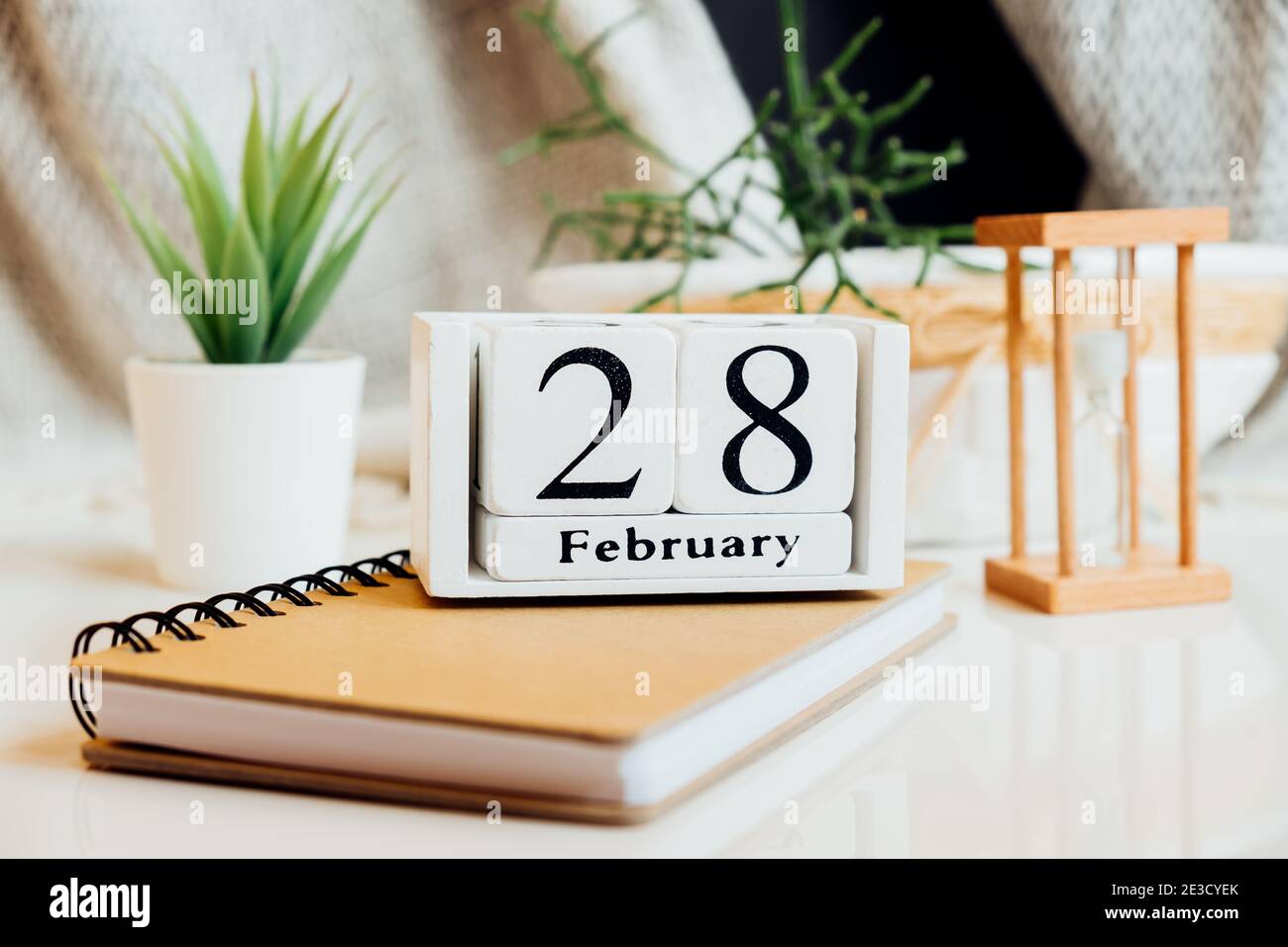 Twenty eighth day february hi-res stock photography and images - Alamy
