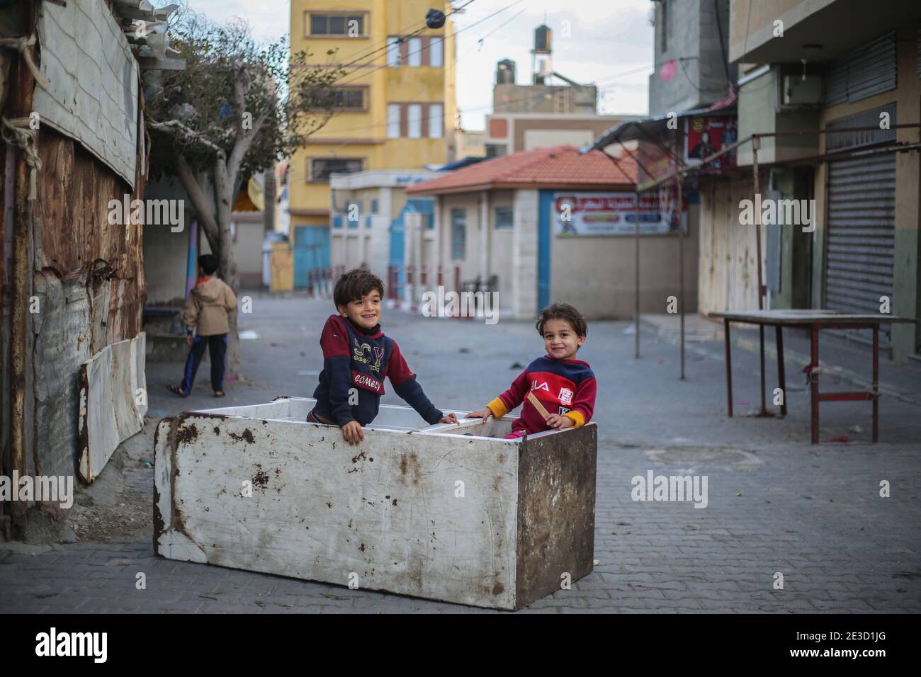 Deir Al-Balah, The Gaza Strip, Palestine. 18th Jan, 2021. At Deir al ...