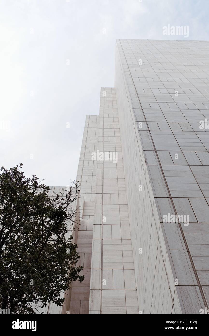 Windowless facade hi-res stock photography and images - Alamy