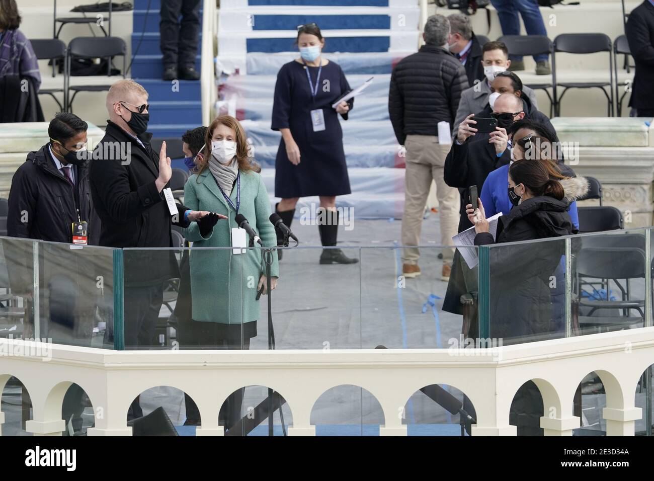 Joe biden inauguration podium hi-res stock photography and images - Alamy