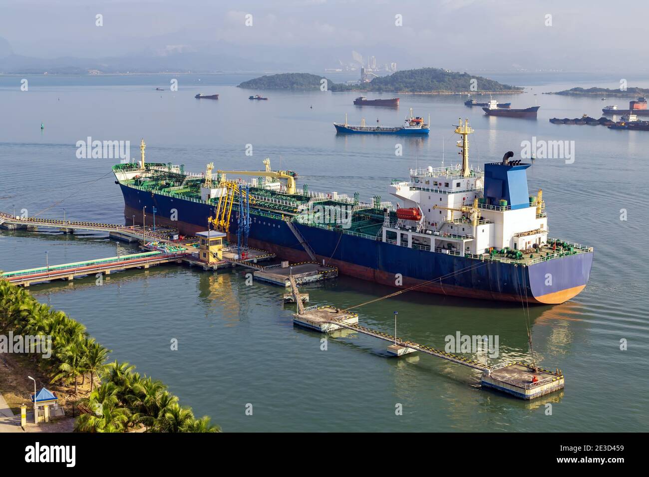 Bulk Tankers High Resolution Stock Photography and Images - Alamy