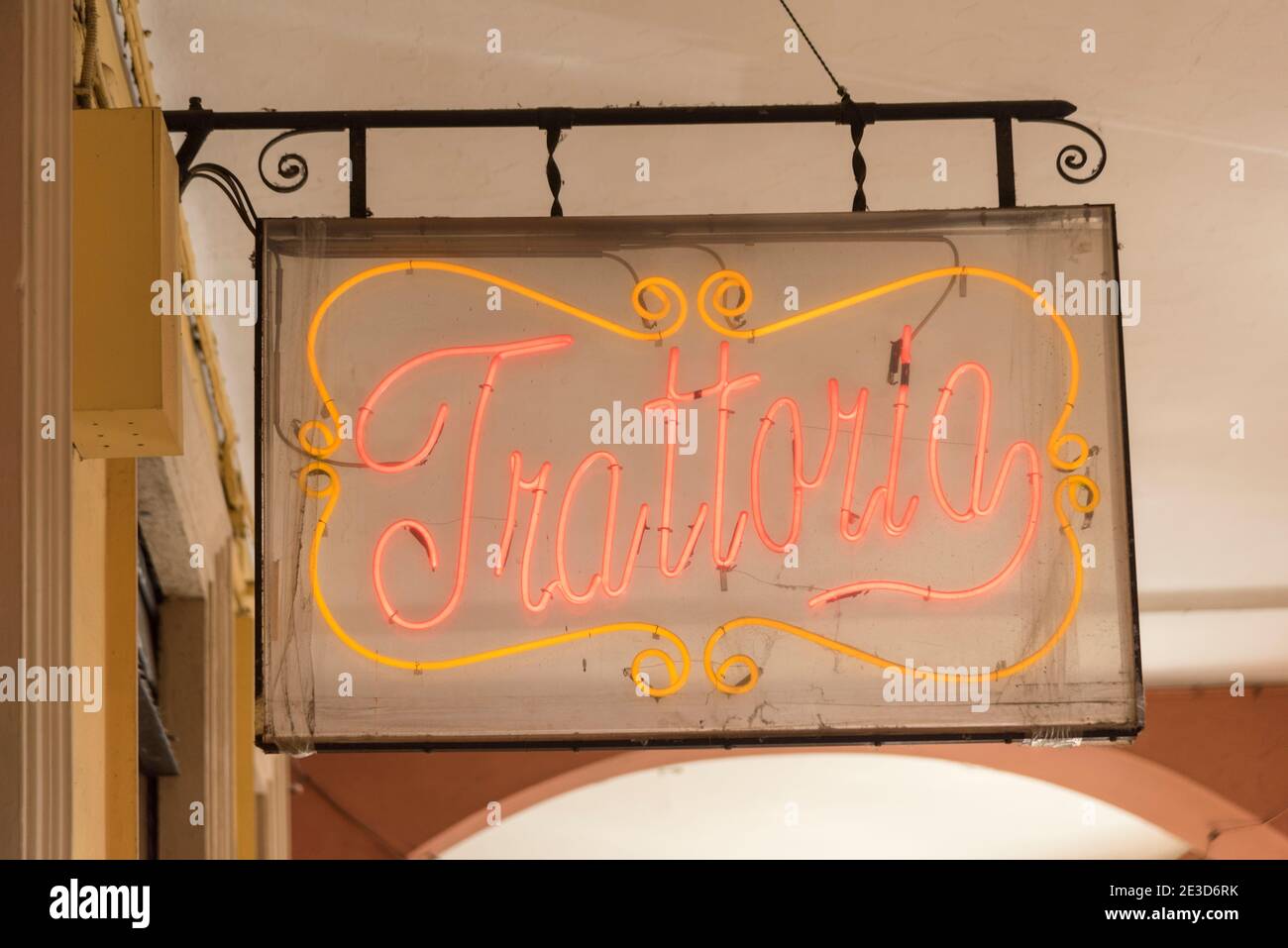 Trattoria sign hi-res stock photography and images - Alamy
