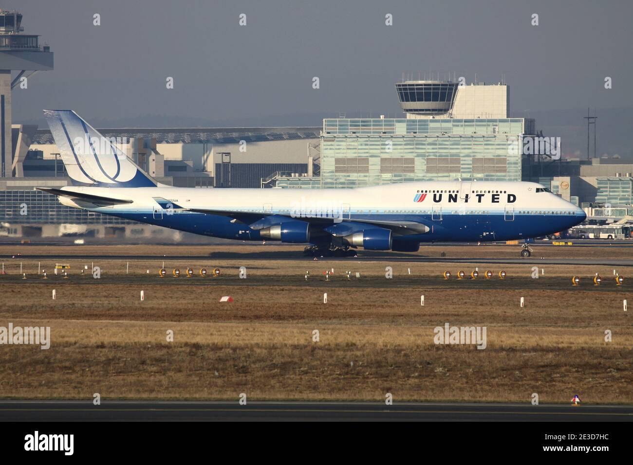 Boeing 747 400 united hi-res stock photography and images - Alamy