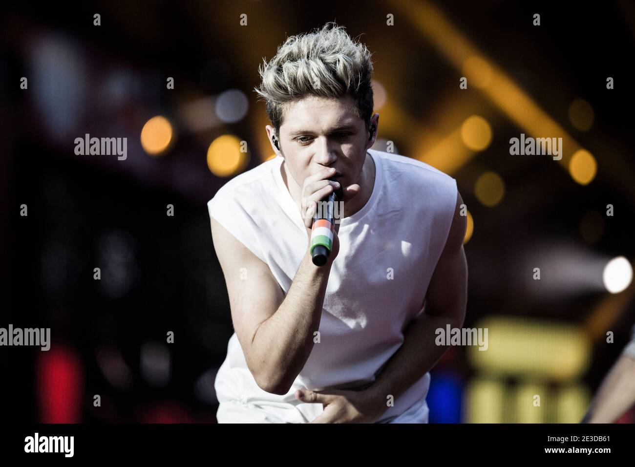 One direction singer niall horan hi-res stock photography and images ...