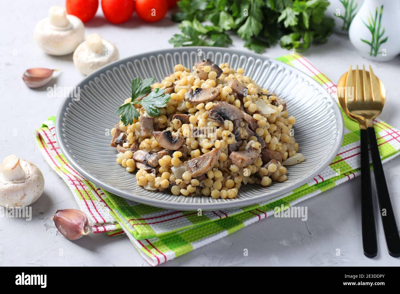 Jerusalem couscous hi-res stock photography and images - Alamy