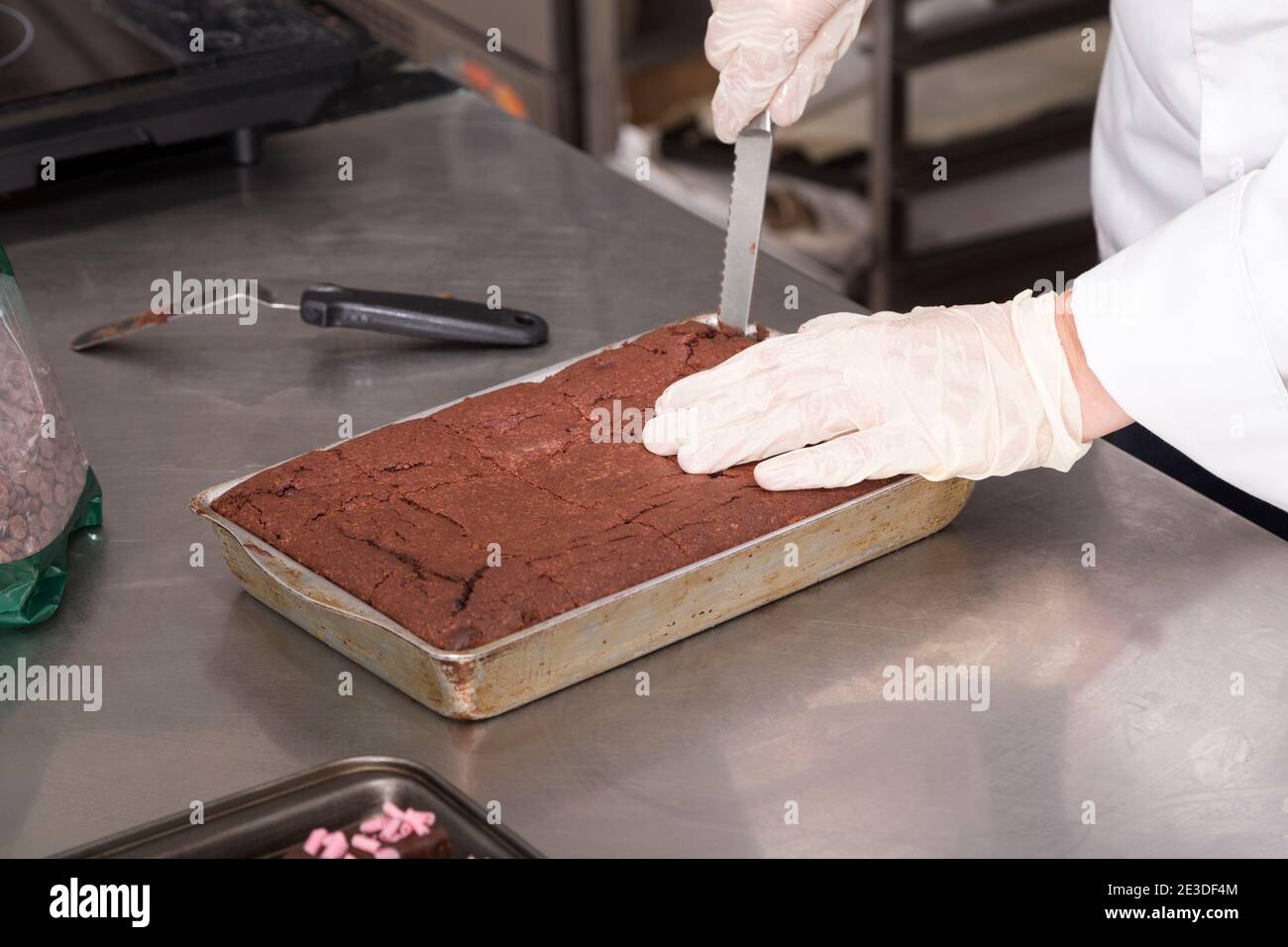 Metal mold hi-res stock photography and images - Alamy