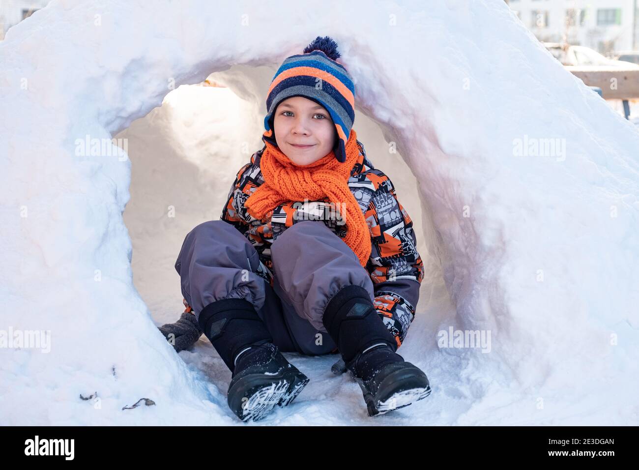 Igloo season boy hi-res stock photography and images - Alamy