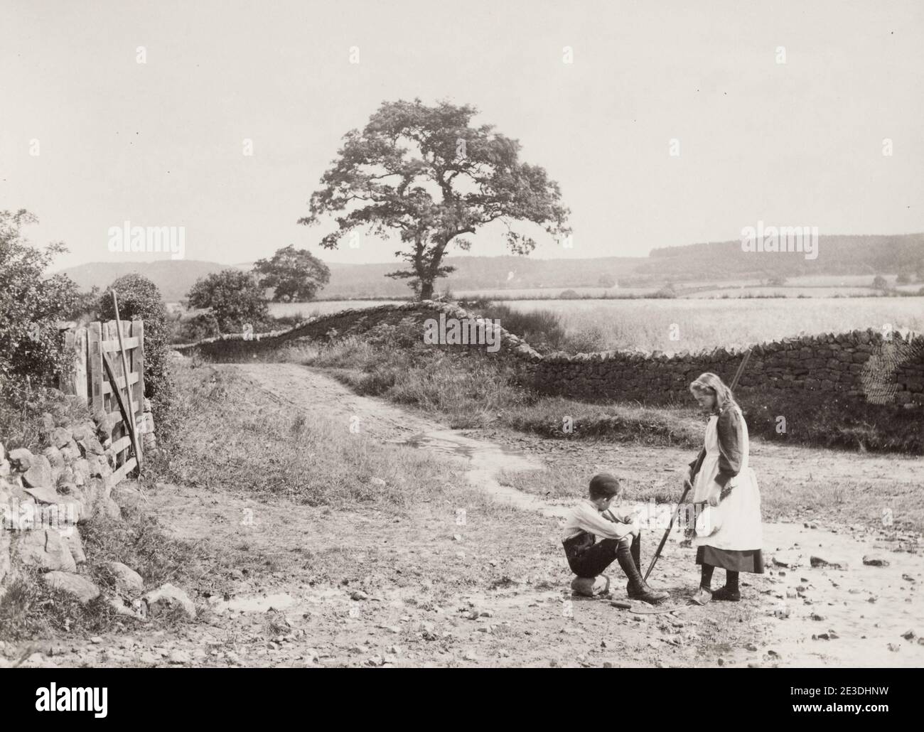 Man 19th century walking hi-res stock photography and images - Alamy