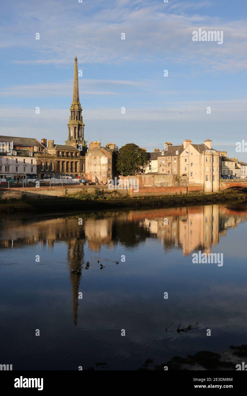 Ayr, Ayrshire, Scotland, UK, 19 Sept 2017. View from the Auld Brig ...