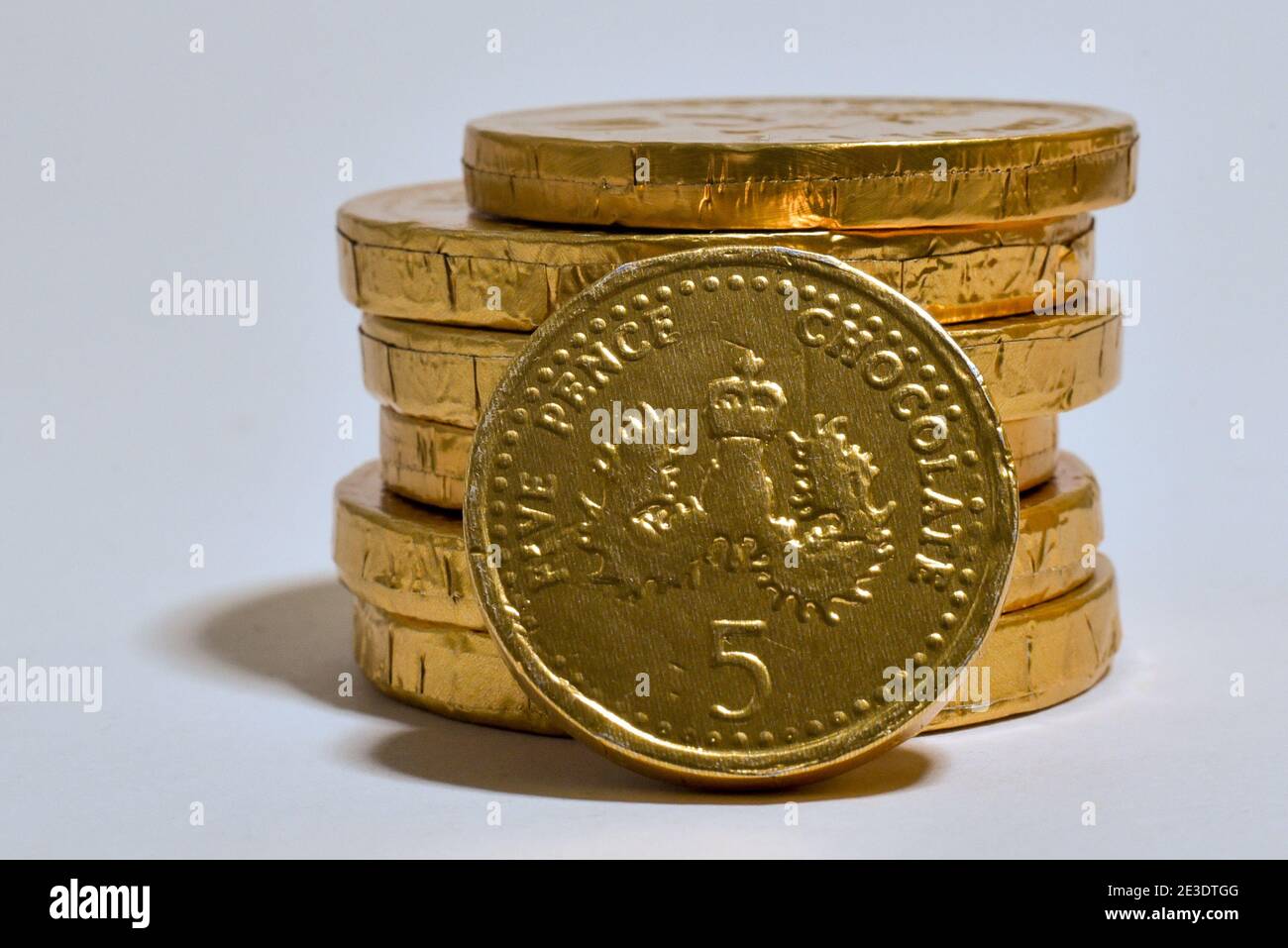 Chocolate bank notes hi-res stock photography and images - Alamy