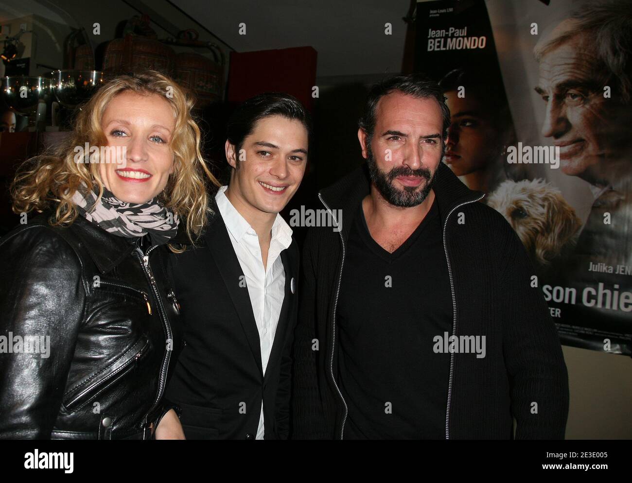 Couple de chien hi-res stock photography and images - Alamy