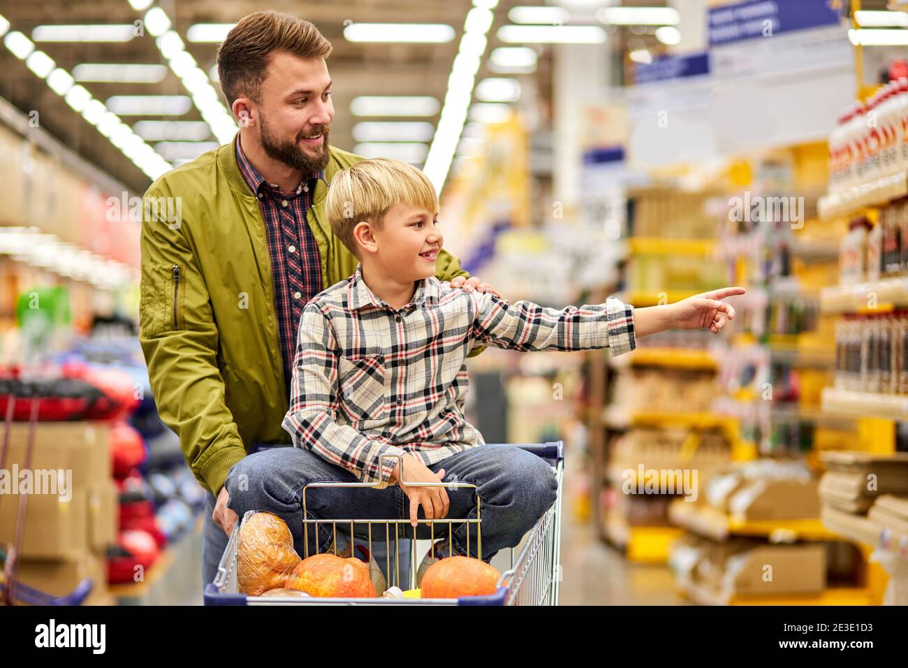 Kid buying something at store hi-res stock photography and images - Alamy