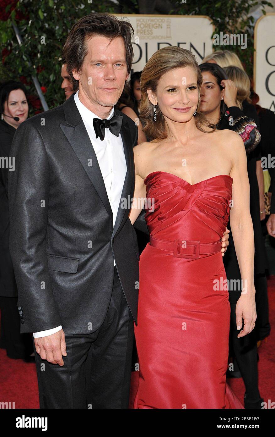 Kevin Bacon and wife Kyra Sedgwick arriving at the 66th Annual Golden ...