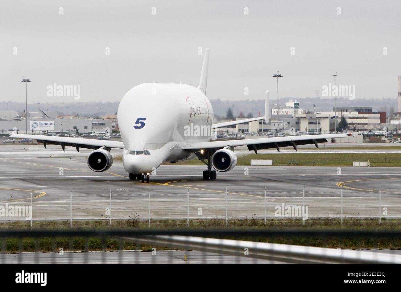 An Airbus A300-600ST 'Beluga', a version of the standard A300-600 wide ...