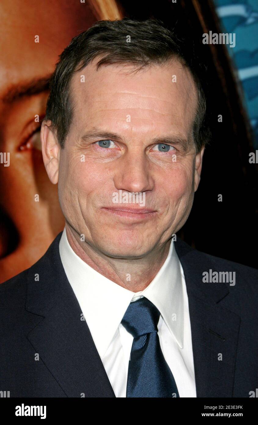 Bill Paxton arriving at the premiere of HBO's 'Big Love' Third Season ...
