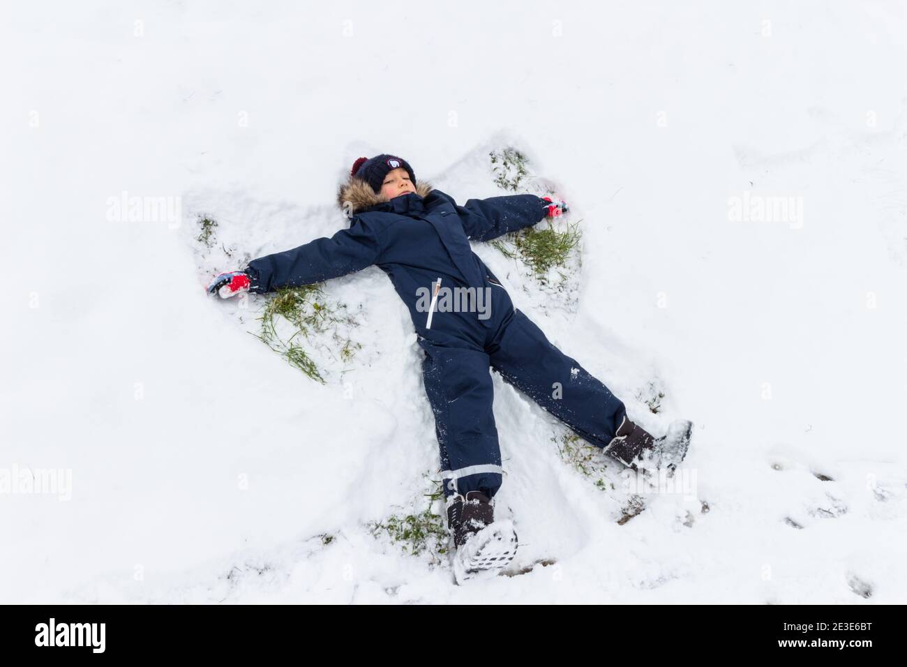 Child snowsuit hi-res stock photography and images - Alamy