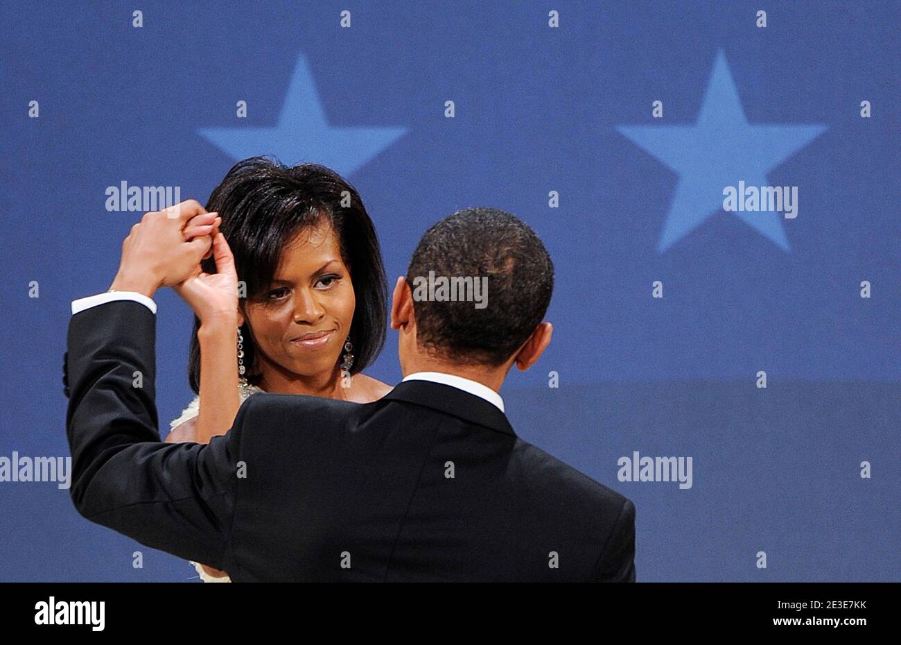 Michelle obama inaugural ball 2009 hi-res stock photography and images ...