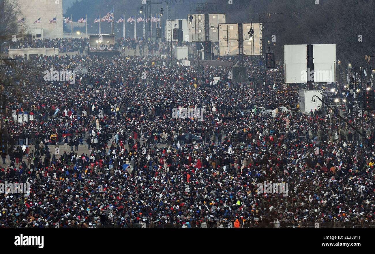 Crowds on the National Mall during President Barack Obama's ...