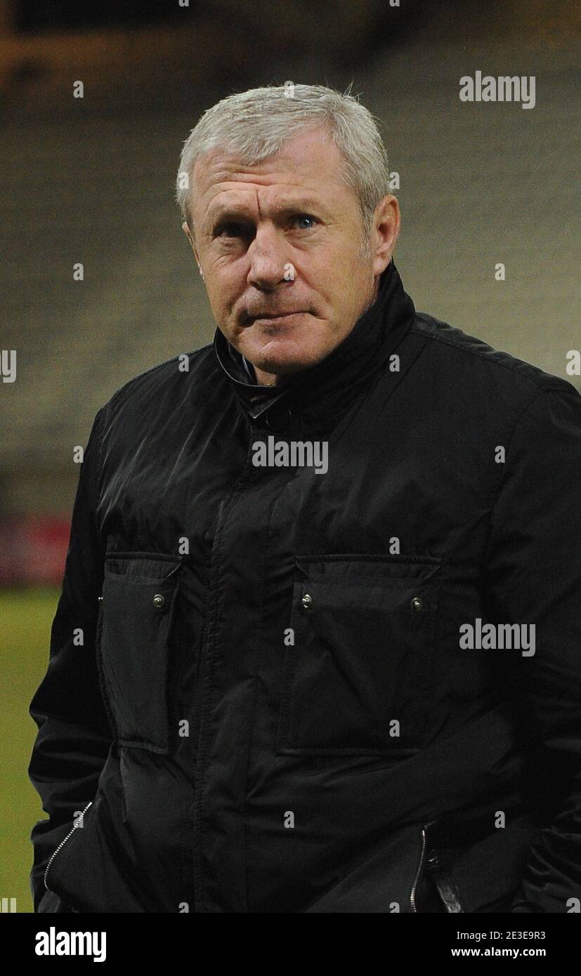 Reims' new coach Luis Fernandez before the Second League Soccer match ...