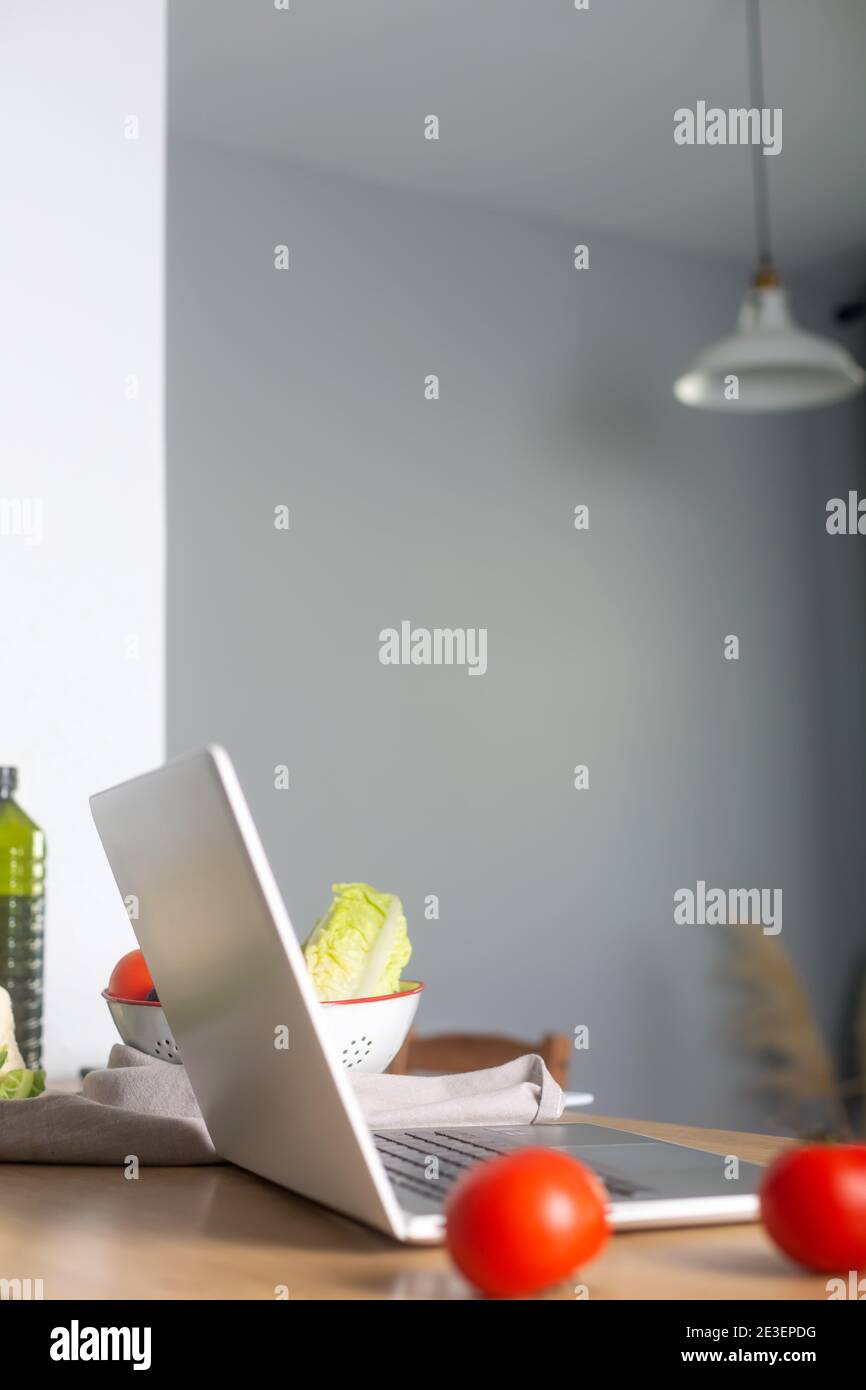 Online cooking class hi-res stock photography and images - Alamy