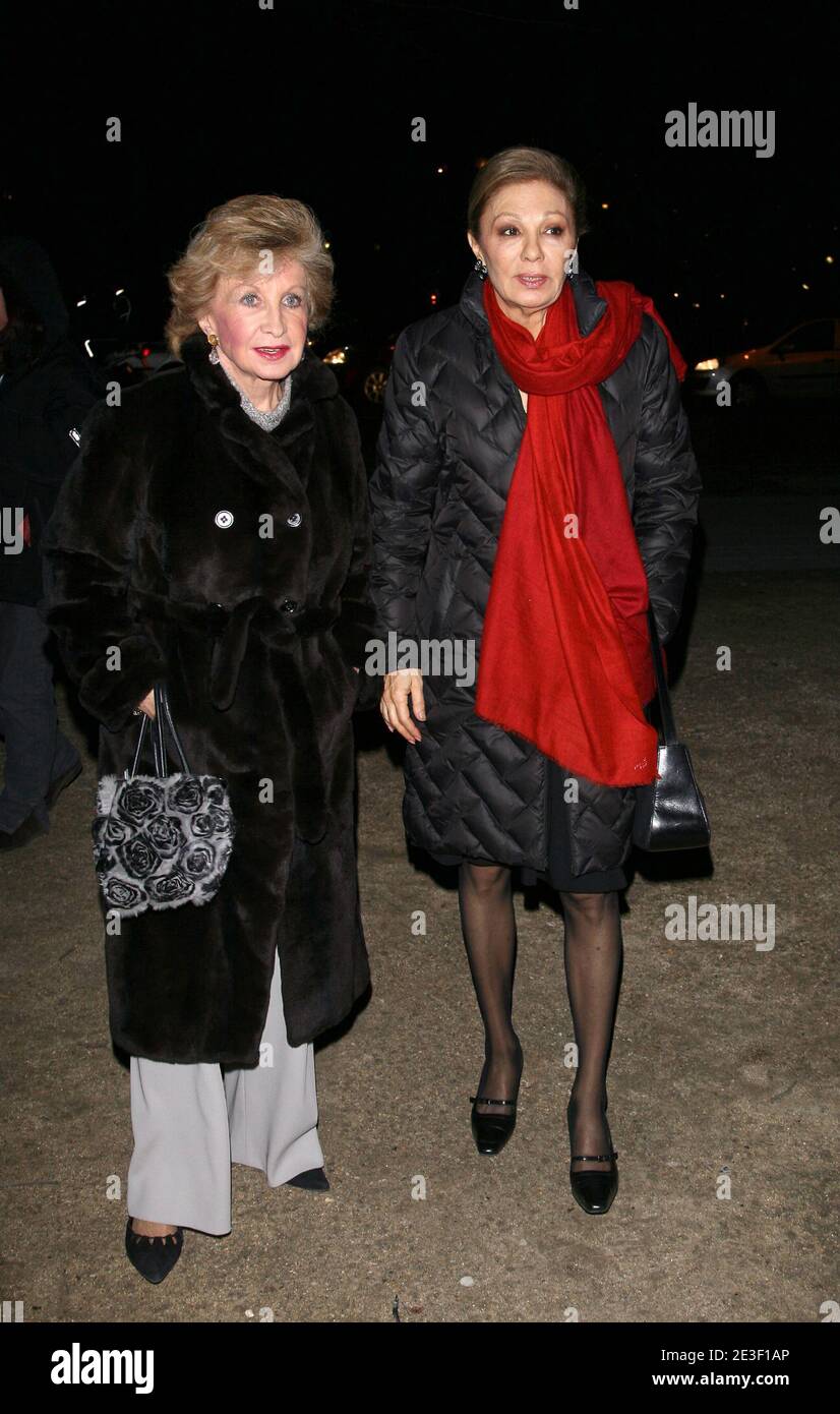 Farah Diba arrives at the premiere of Line Renaud's play 'Tres Chere ...