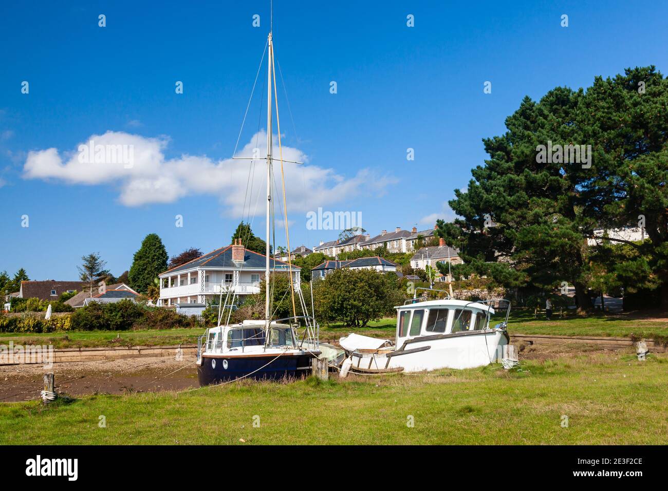 River at devoran hi-res stock photography and images - Alamy
