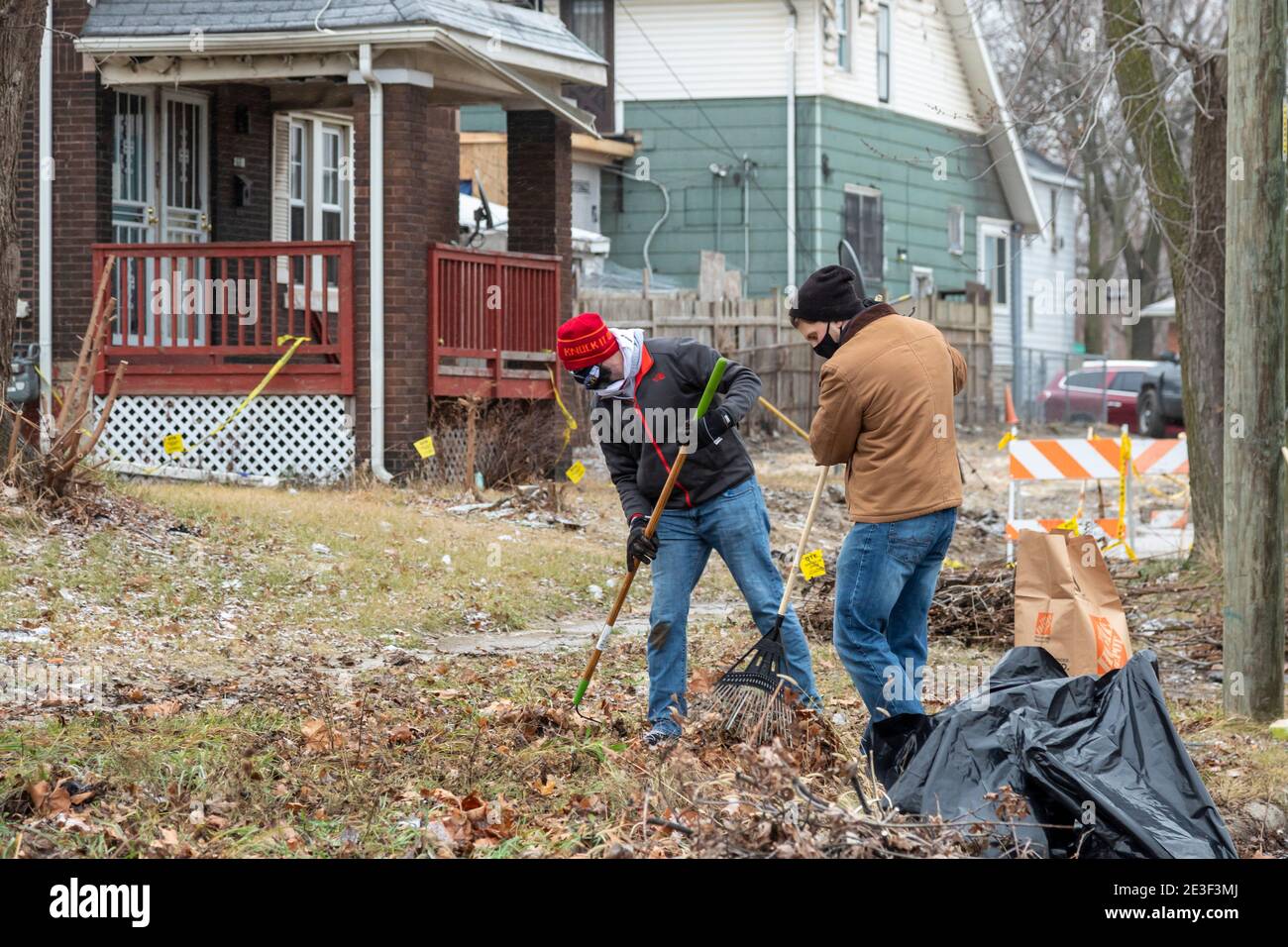 Detroit, Michigan, USA. 18th Jan, 2021. Volunteers clean brush and ...